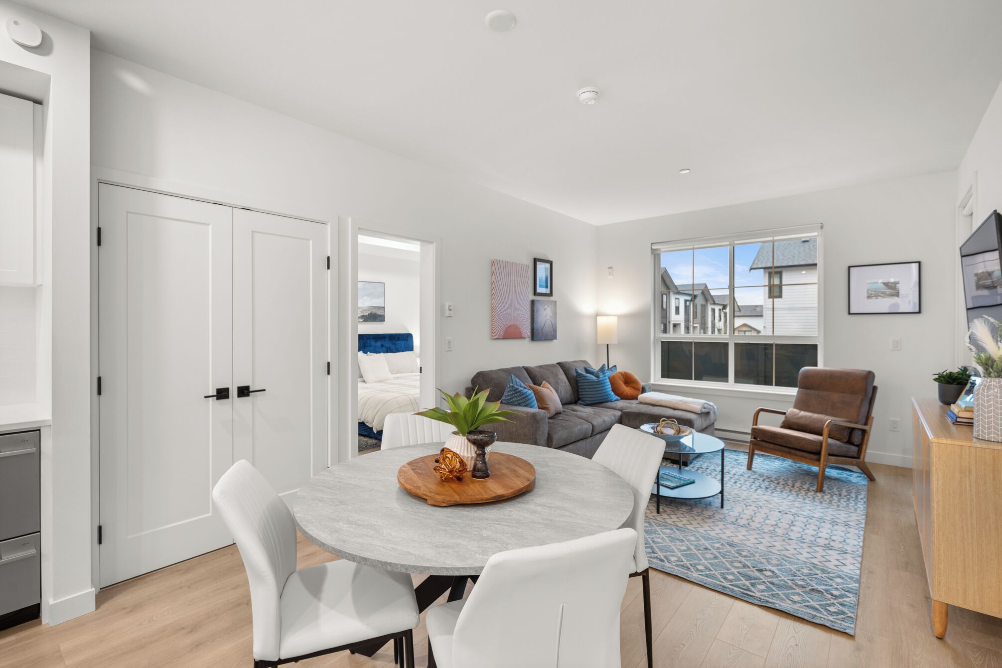 Chic Condo W/ Stylish Amenities In White Rock - White Rock