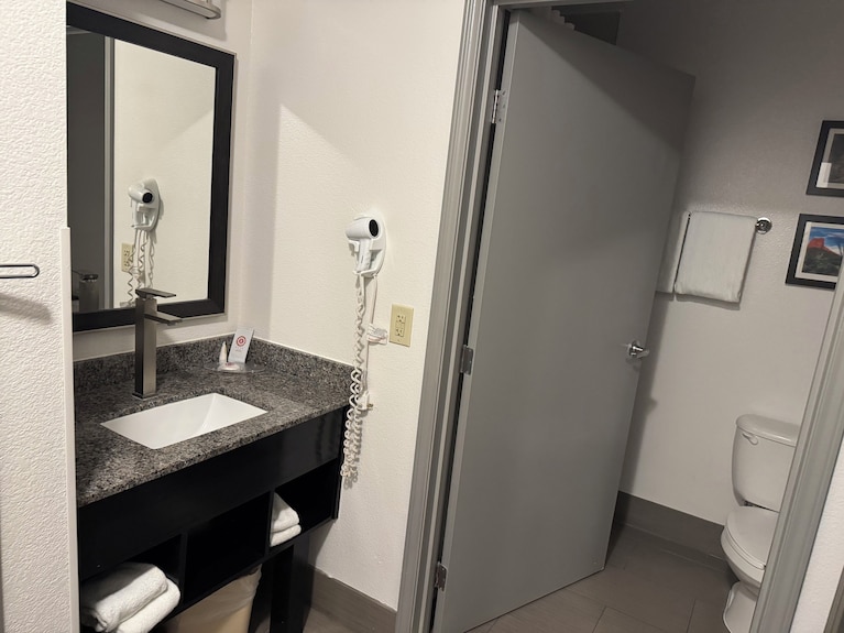 Chic 2-bedroom Hotel With Ac, Fitness Room In Fabulous Chandler - Phoenix, AZ