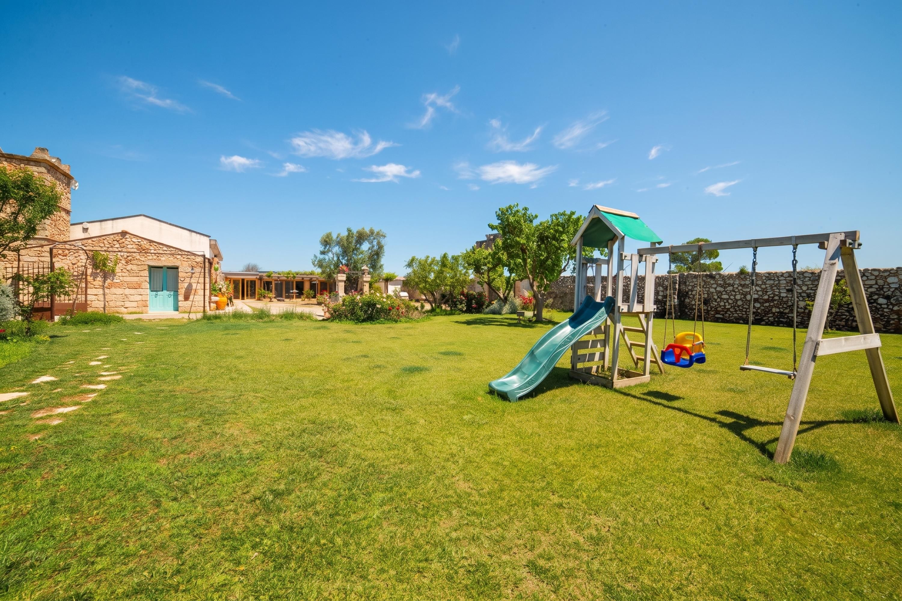 Villa Familiar, 5 quartos, terraço (Masseria Santu Lasi with Private Pool) | Área para crianças