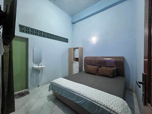 Quarto casal standard | Escrivaninha, Wi-Fi de cortesia, roupa de cama
