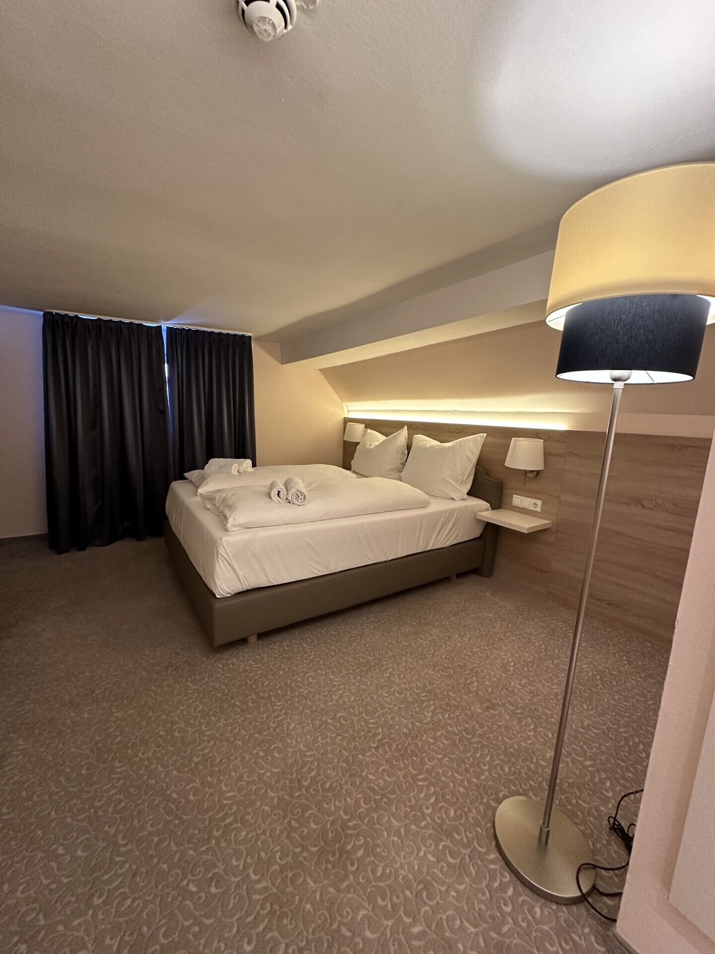 Quarto triplo | Roupas de cama antialérgicas, edredons de pluma