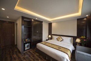 Quarto luxo, sacada, vista para a montanha | Frigobar, cortinas blackout, quartos à prova de som, Wi-Fi de cortesia
