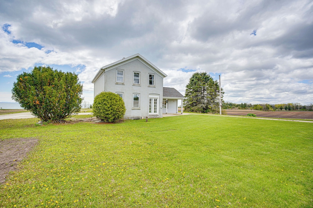 Waterfront Lake Michigan Home On 15 Acres! - Manitowoc, WI