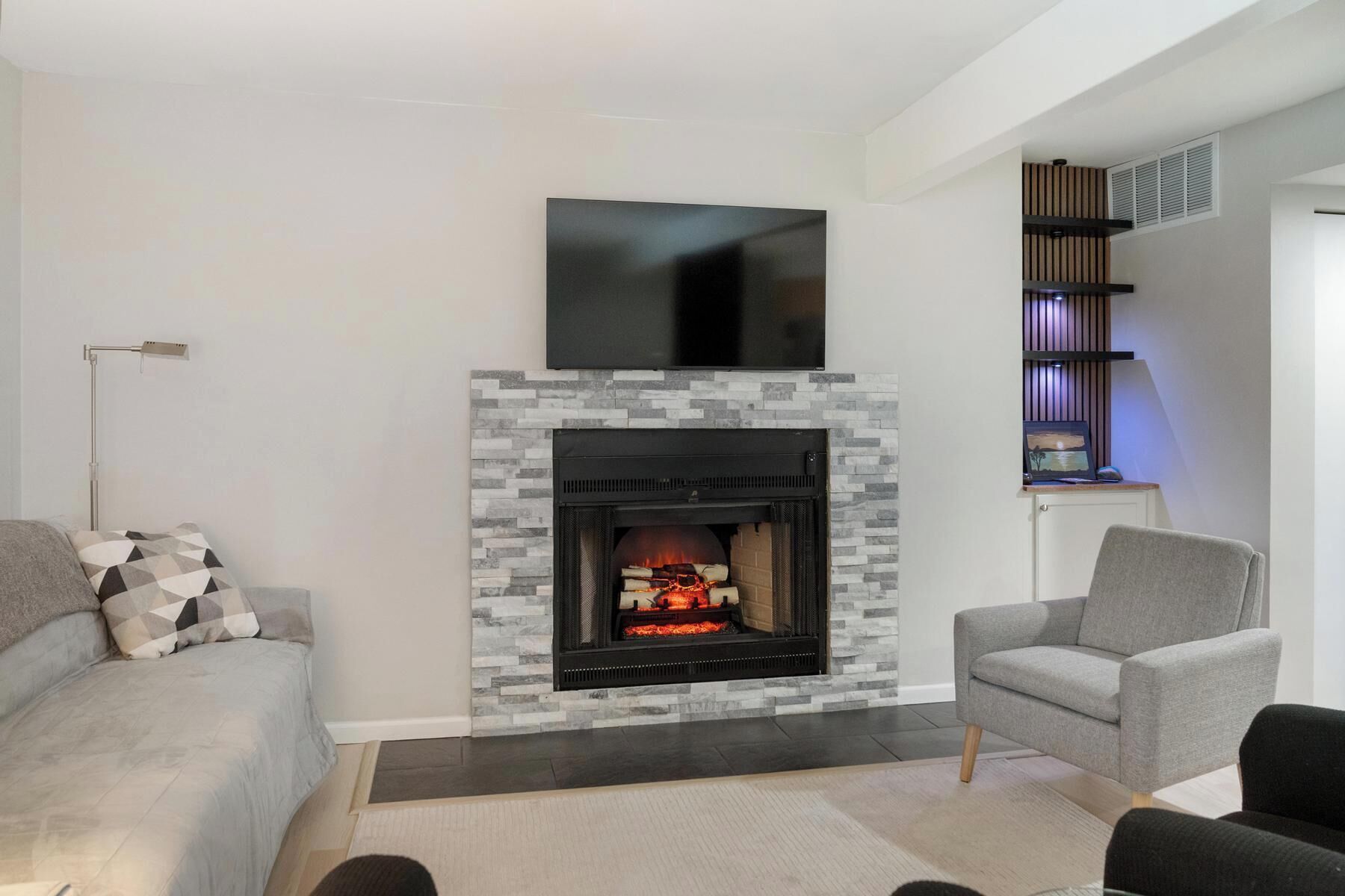 Relaxed Lakeside Living Near Petoskey - Petoskey, MI