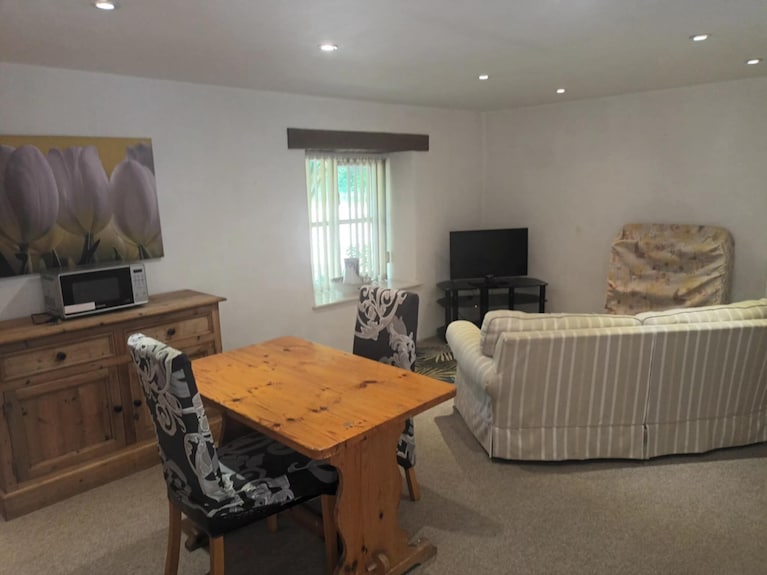 Portsmouth Arms Hotel Rooms And Cottages - Devon