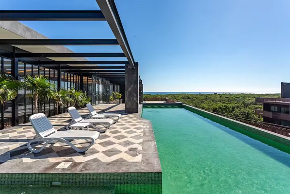 Planta Baja, Jacuzzi Privado y Playa a Solo Pasos Reviews, Deals ...