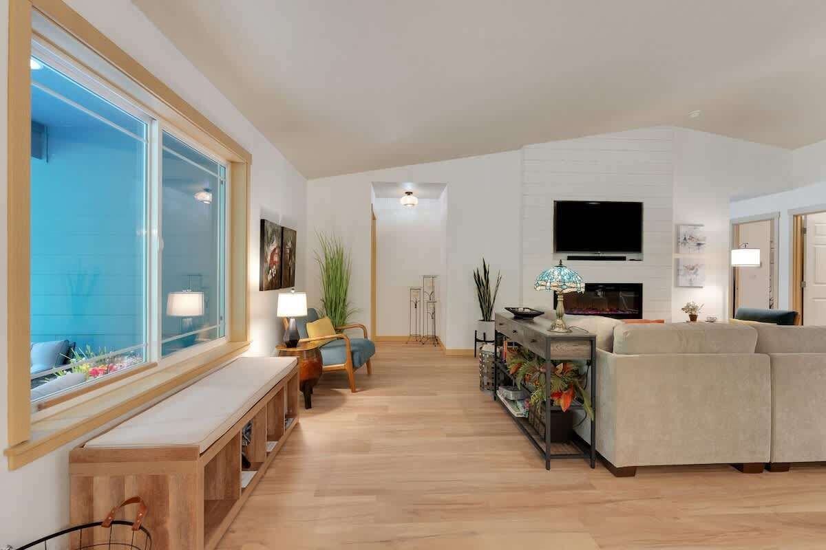 Blue Drift Escape Family Retreat - Manzanita, OR