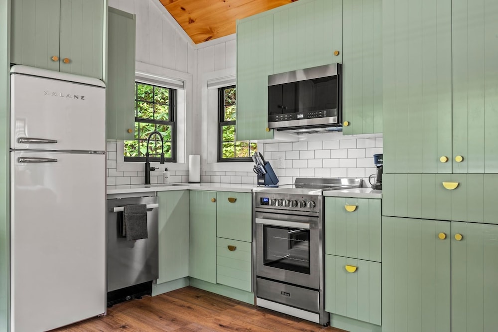 Pet-friendly Cabin 1 Gburg Fire Pit Games - Gatlinburg, TN