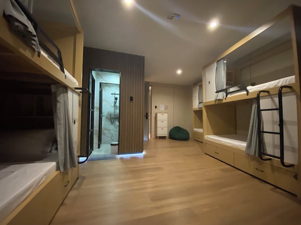 Buenasentro Hostel - Makati