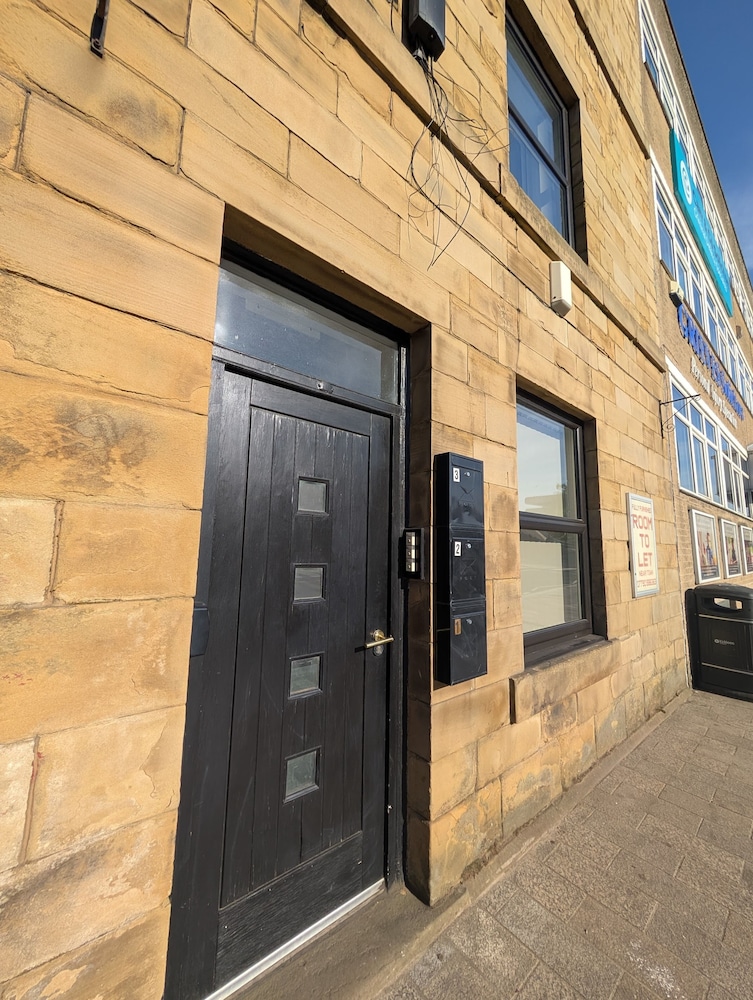 Upperhead Row Apartment - Huddersfield