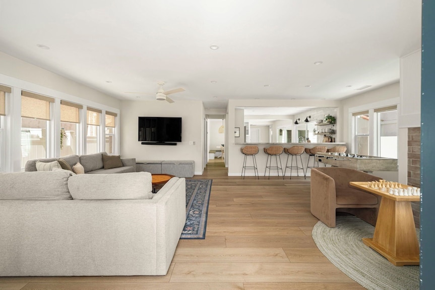 Belmont Beach Escape: Private Pool And Hot Tub + Steps To The Sand - Long Beach, CA