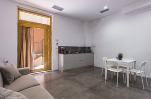 Apartamento Standard, 1 quarto (Apartment) | Cozinha privada | Um frigorífico, utensílios de cozinha