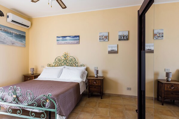 Casa Standard, 2 quartos (Apartment) | Ferro/tábua de engomar, Wi-fi grátis, roupa de cama fornecida