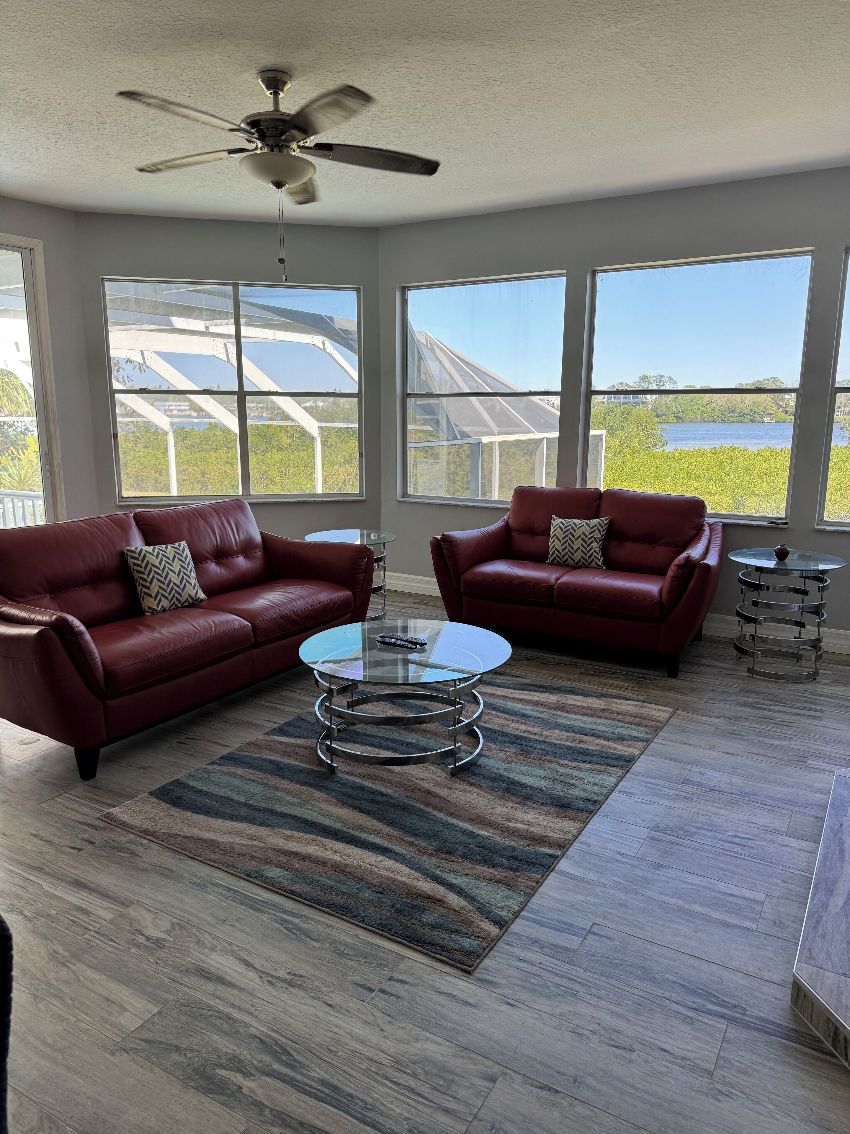 Charming 4-bedroom Waterfront Home In Palm Harbor, Florida - Palm Harbor, FL