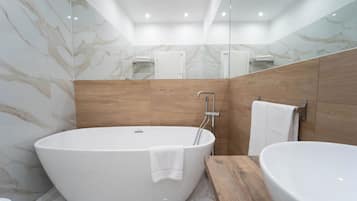 Suite, Vista para a cidade | Casa de banho