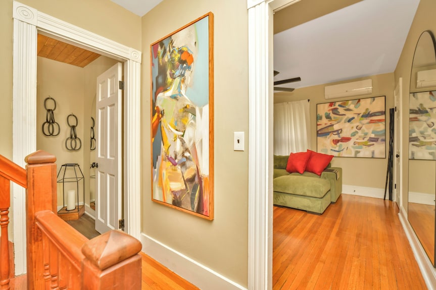 New! Upscale Private 3 Bed, Free Parking, W&d, Near Mbta, Backyard - Brandeis University, Waltham