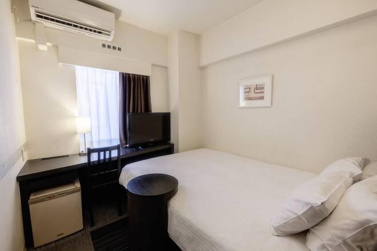 Wi-fi grátis, roupa de cama fornecida