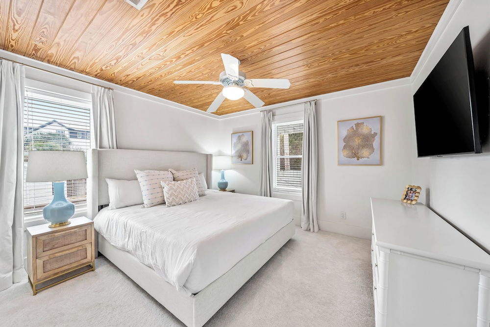 2 MIN WALK TO BEACH - HUGE YARD - PETS ALLOWED - GULF VIEWS! - Dune ...