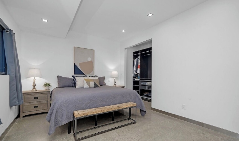 Minutes from Osprey golf! Full modern home in Alton with pool table and ...