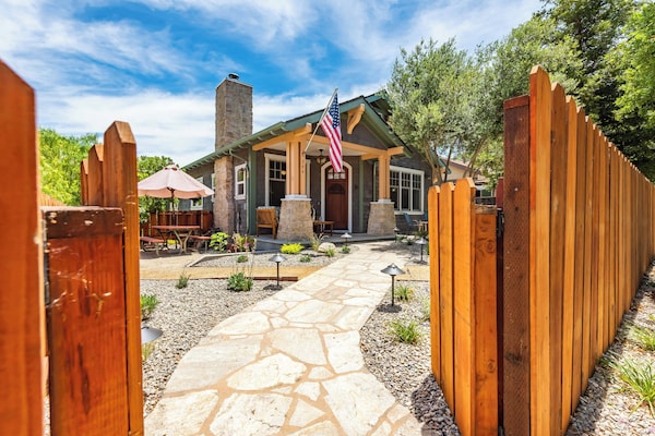 Crafty Oak House - San Miguel, CA