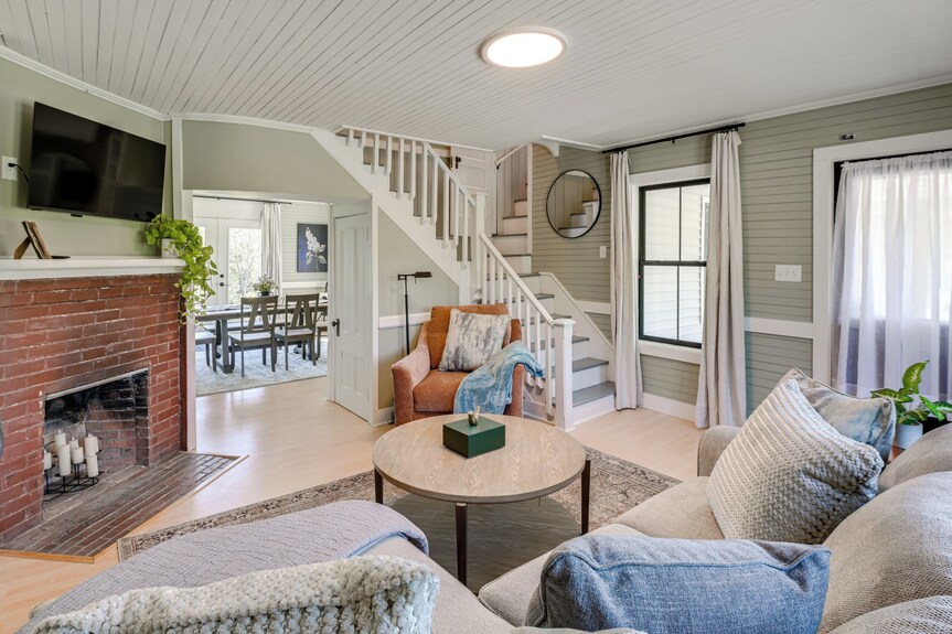 Pond Views: Spacious Family Home In Presque Isle! - Maine