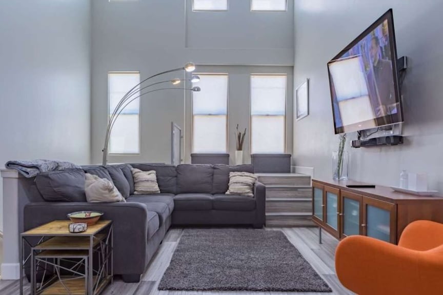 Downtown Tempe Escape, Comm. Pool, Walk To Asu - Tempe, AZ