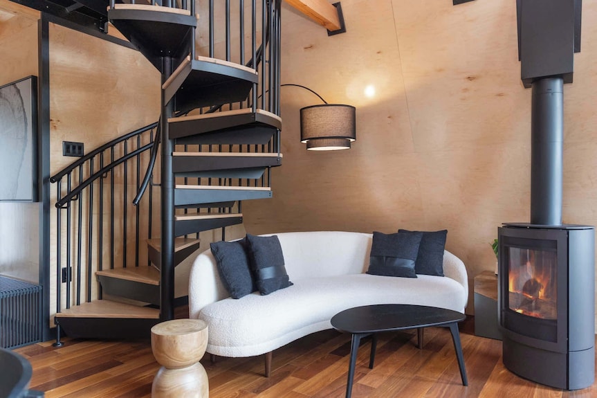 Designer A-frame Treehouse Near Stowe W/ Hot Tub, Sauna, Projector & Views - Stowe, VT