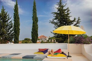 Piscina exterior sazonal 