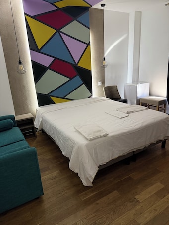 Quarto Duplo | Cofre no quarto, secretƔria . Alma HƓtel