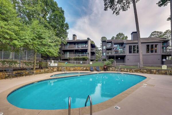 1 Mi To Boating: Pool-view Haven In Lake Hamilton! - Lake Hamilton, AR