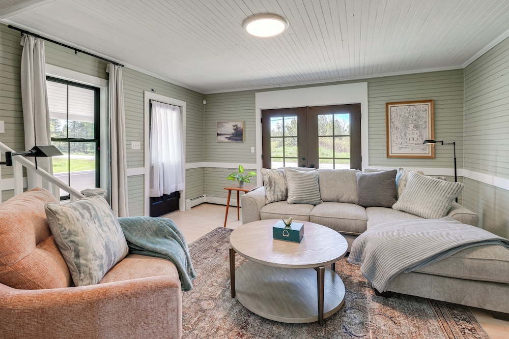 Pond Views: Spacious Family Home In Presque Isle! - Maine