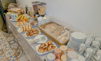 Pequeno-almoço tipo buffet diário incluído 