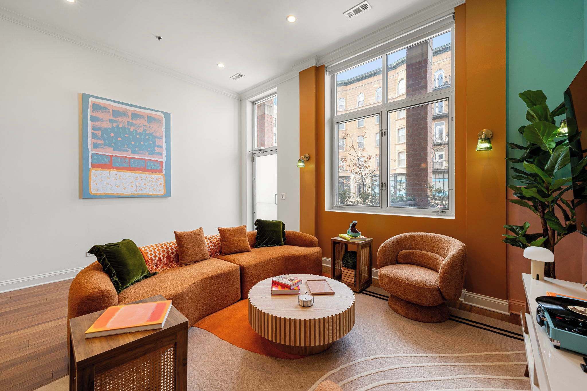 Arcade, Free Parking, Sleeps 8! - Chicago