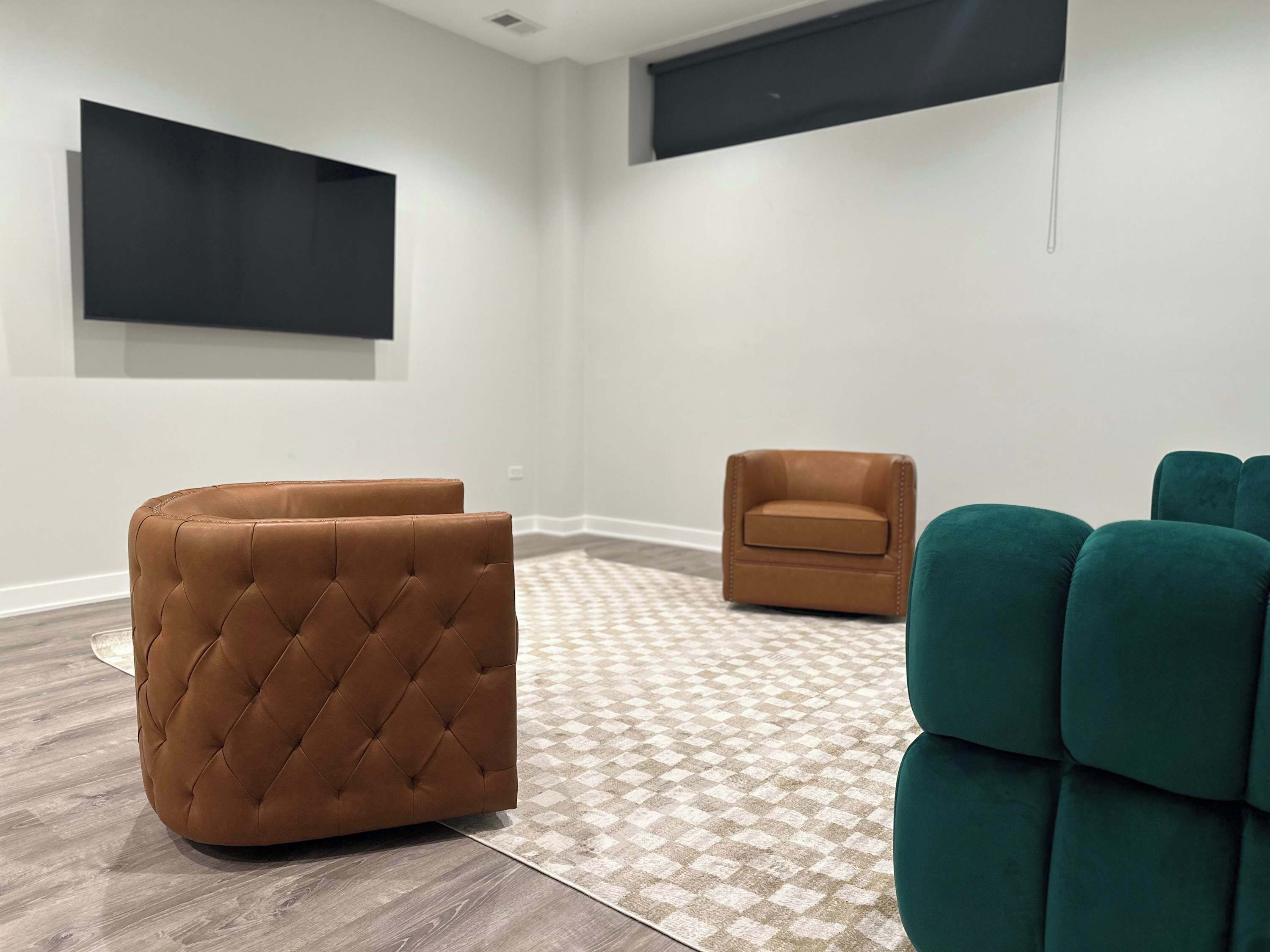 New Built Apartment, Sleeps 12! - Chicago, IL