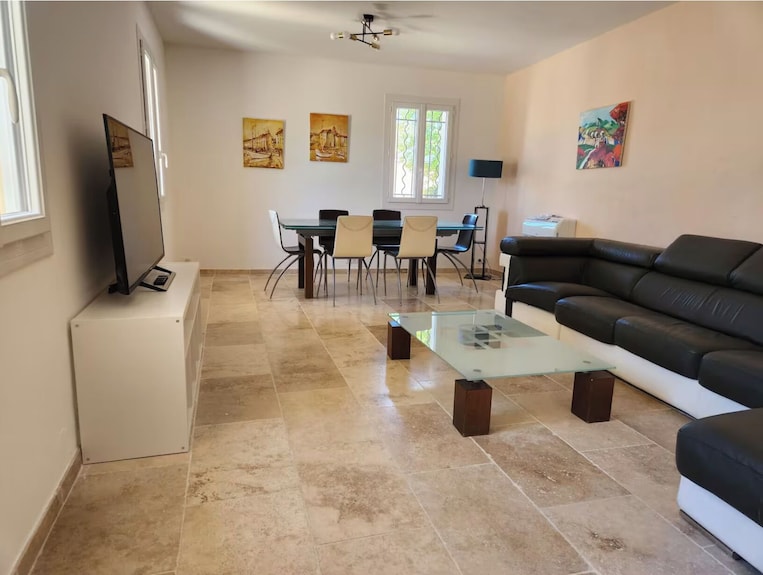 Guest House In Allauch - Plan-de-Cuques