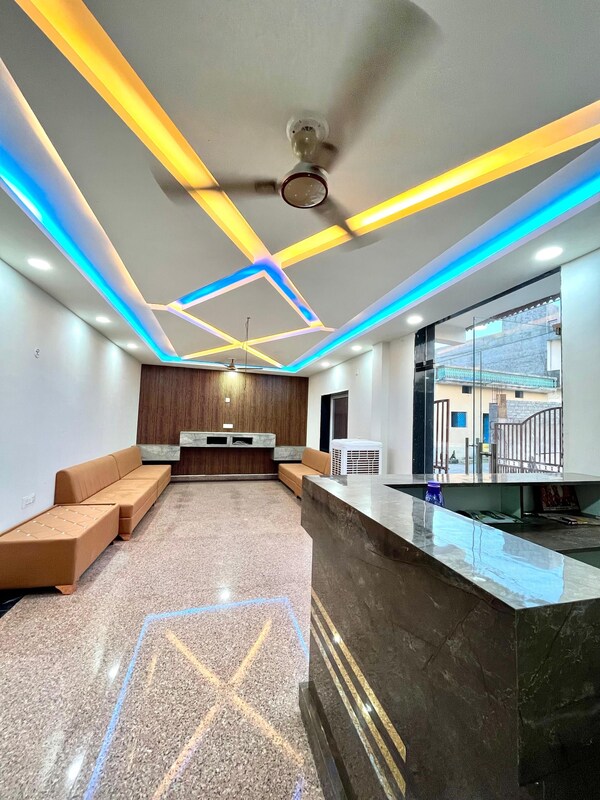 Manya Palace - Orchha