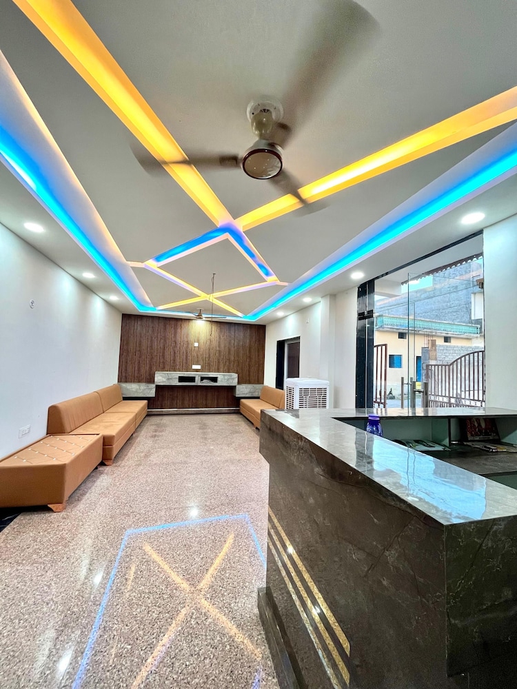 Manya Palace - Orchha