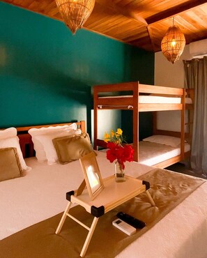 Quarto Quádruplo, vista para o mar | Wi-fi grátis 