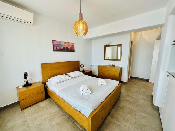 Seaview & Jacuzzi - Mykonos