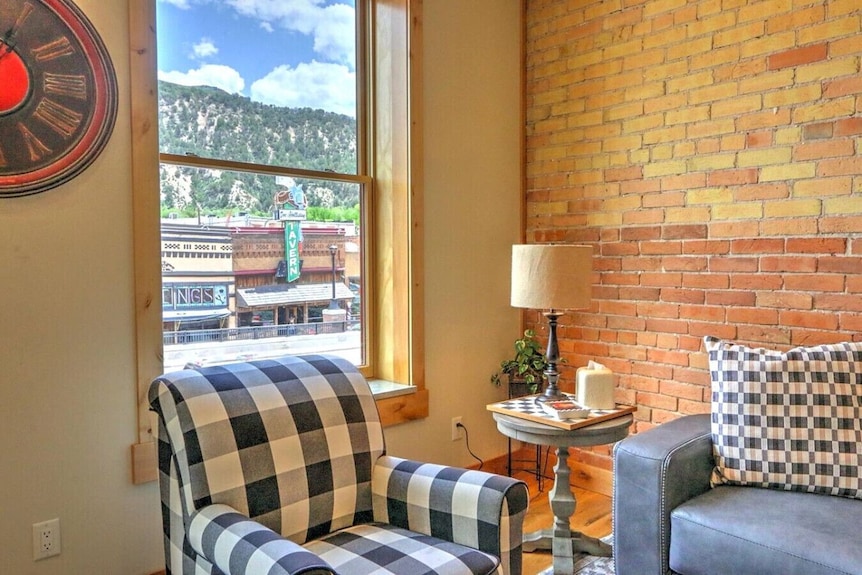 Stylish, Modern Downtown Retreat W/ Downtown Views - 格倫伍德斯普林斯