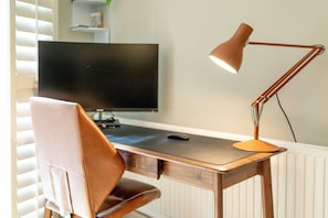 Apartamento | 1 quarto, secretária, secretária adequada para computadores portáteis