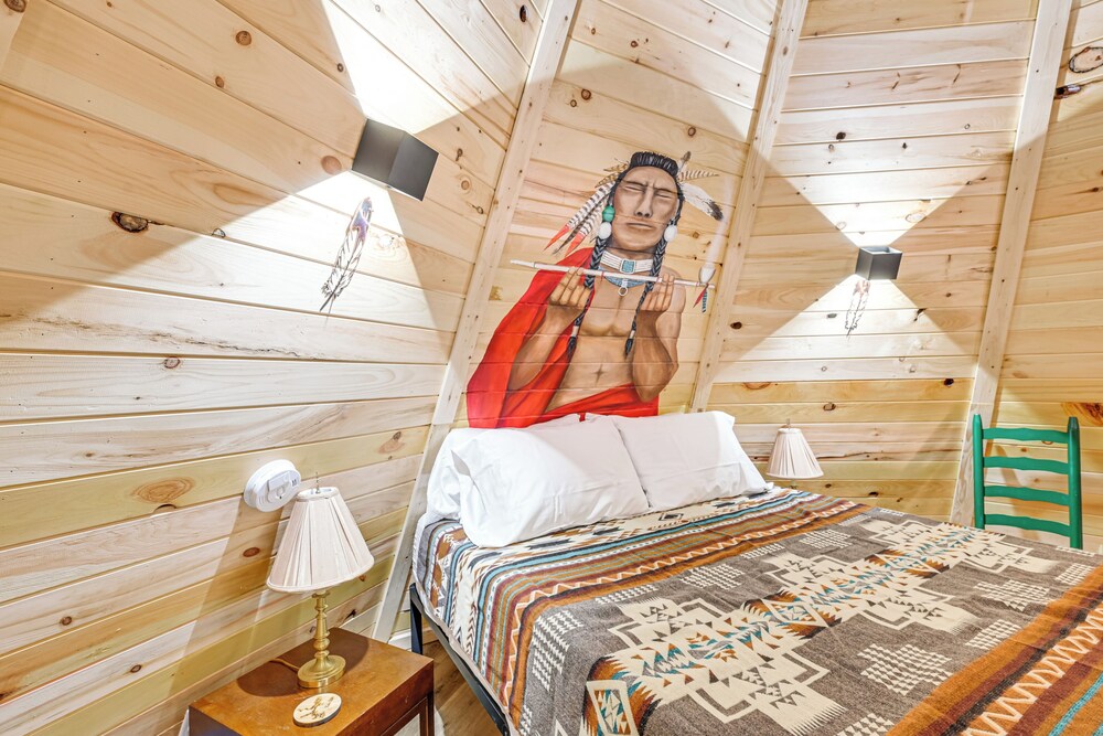 5 Mi to Mammoth Cave NP: Teepee Studio Escape - Mammoth Cave | Vrbo
