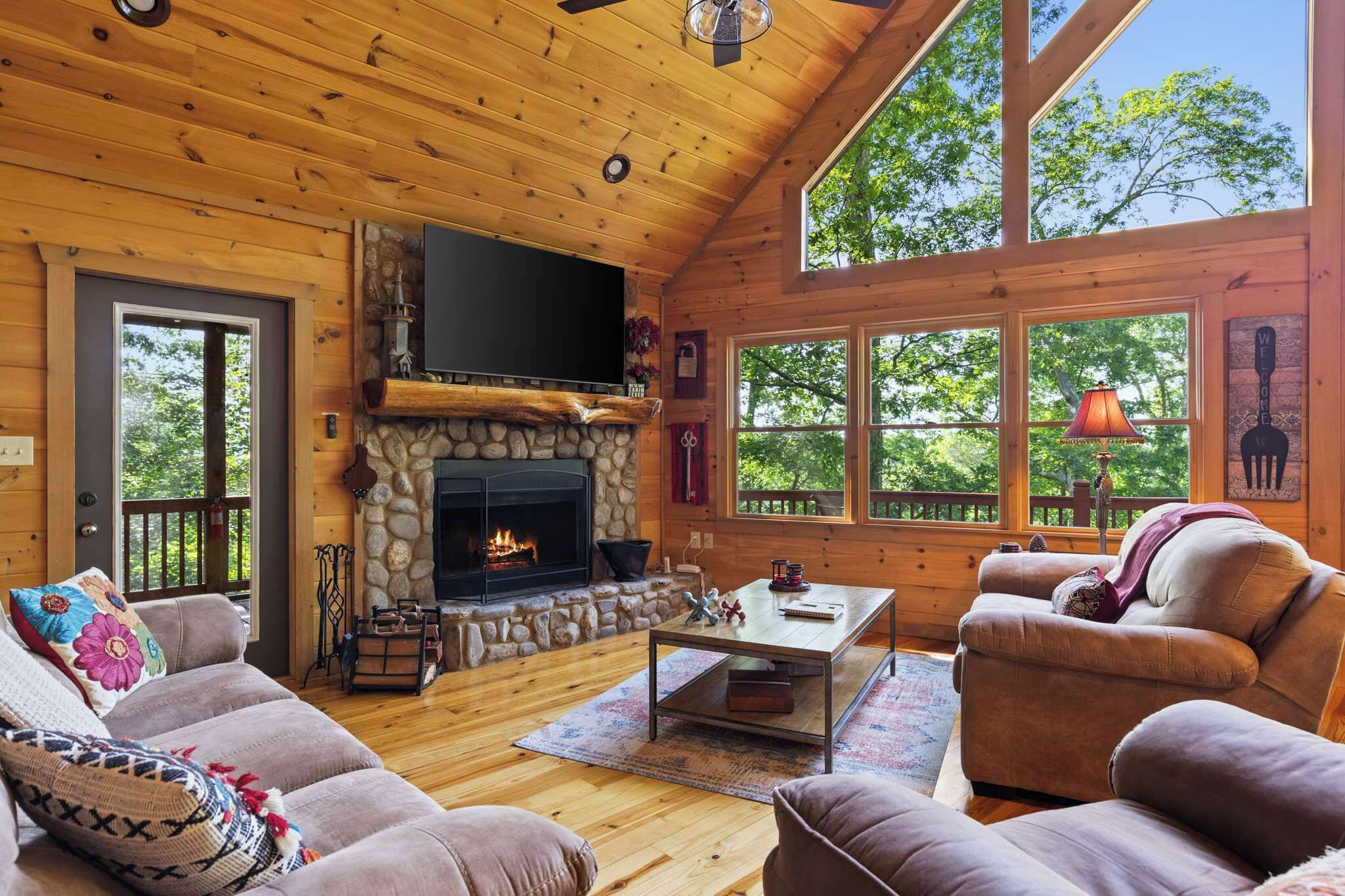 Mountain Views | Hot Tub | Fire Pit | Dog Friendly - Blue Ridge, GA