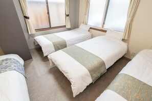Apartamento Familiar, várias camas, não fumadores, no rés do chão | Com decoração personalizada, com mobília individualizada, secretária 