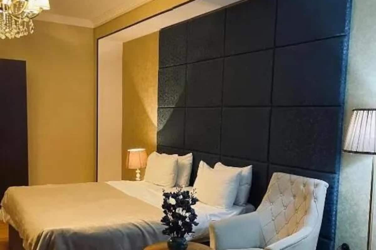 Quarto família, vista para a cidade | Roupas de cama premium, frigobar, cofres nos quartos