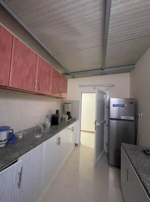 Casa, 1 quarto, varanda, vista para o jardim | Interior