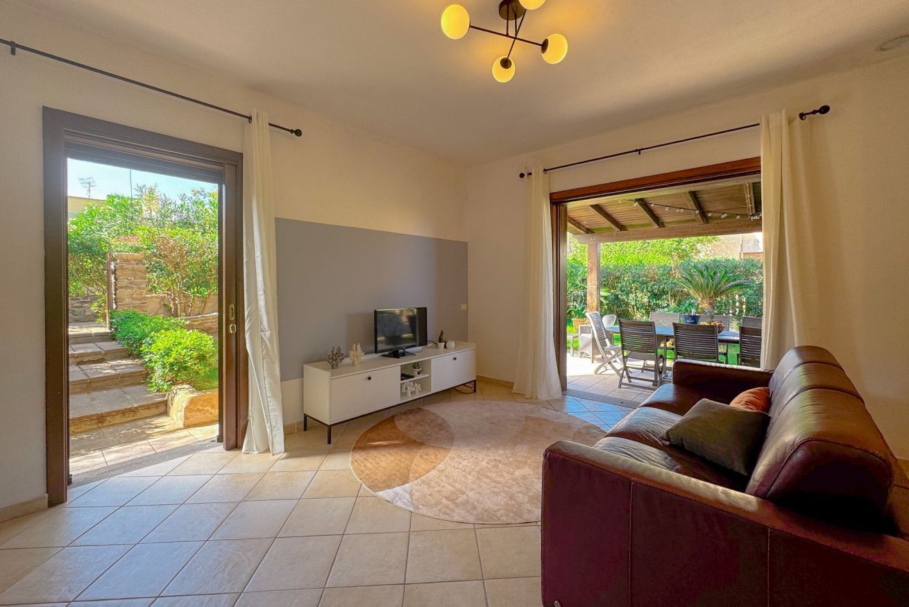 Relaxation, Comfort, And Bbqs Just Steps From The Beach - Stintino