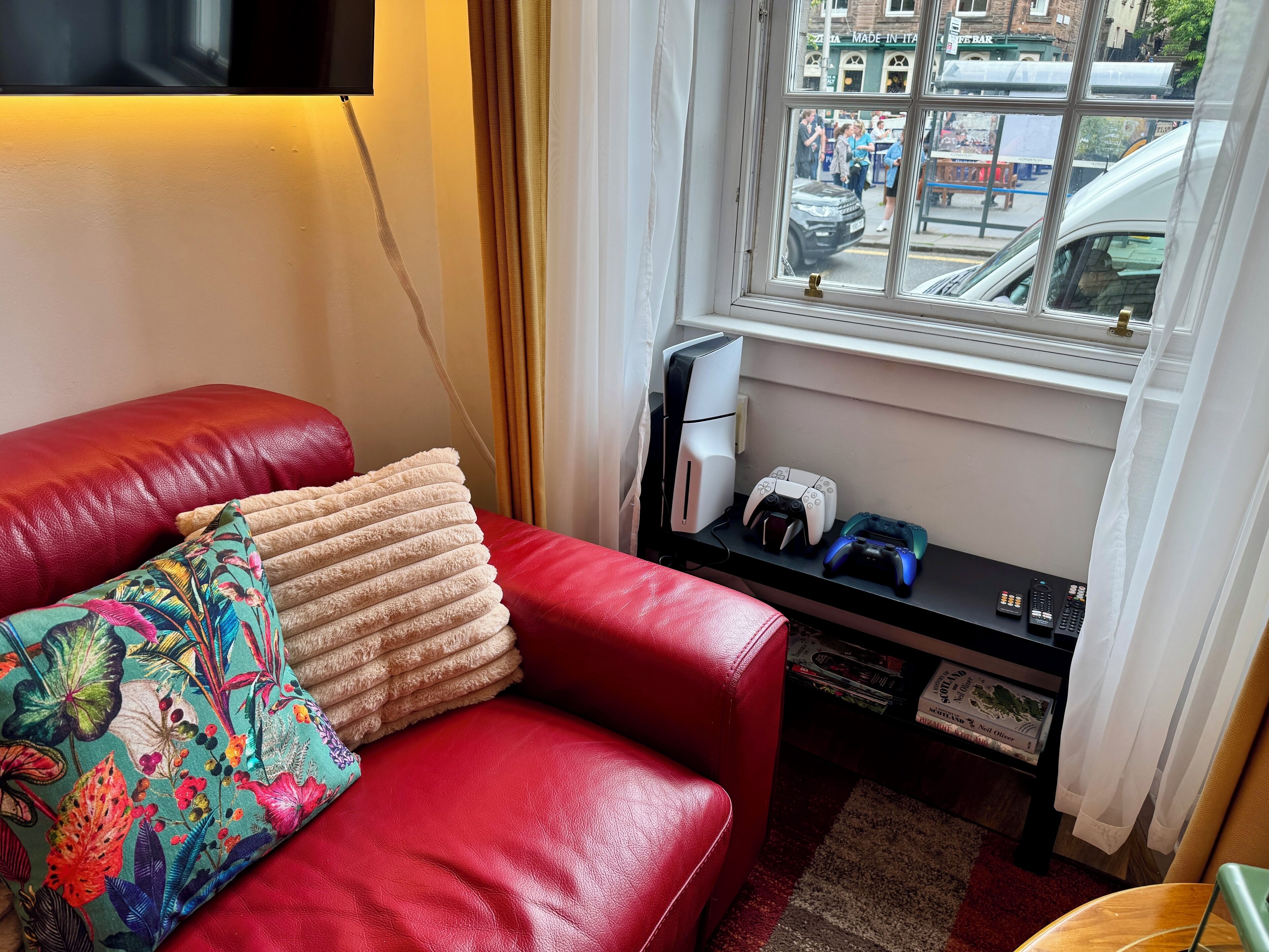 Elegant 2br In Grassmarket | 5-min Walk To Castle & Royal Mile - Edinburgh