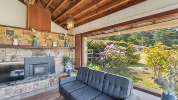 Casa de campo, 1 quarto | Área de estar | Smart TV, serviços de streaming