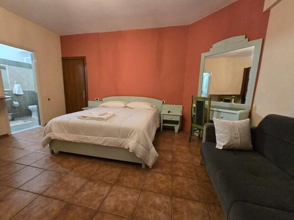 Olivet Hotel - Vlorë